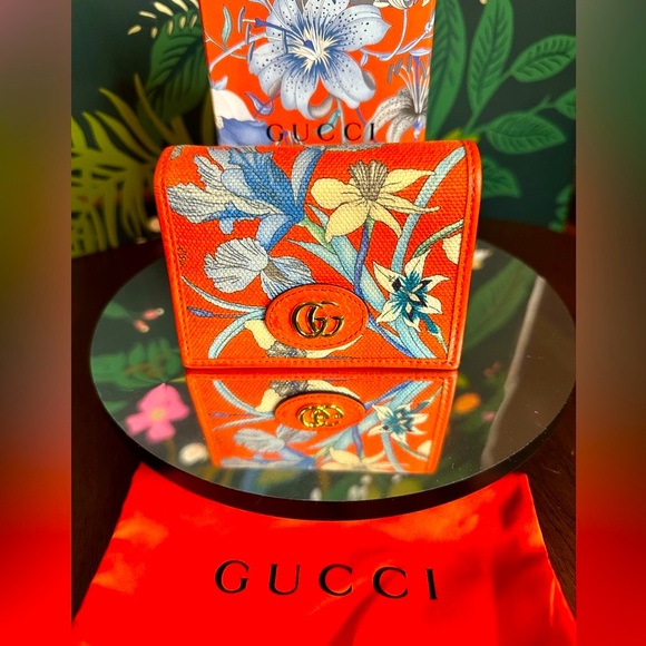 Gucci | Bags | Gucci Gg Flora Wallet With Flora Box And Dustbag Euc ...